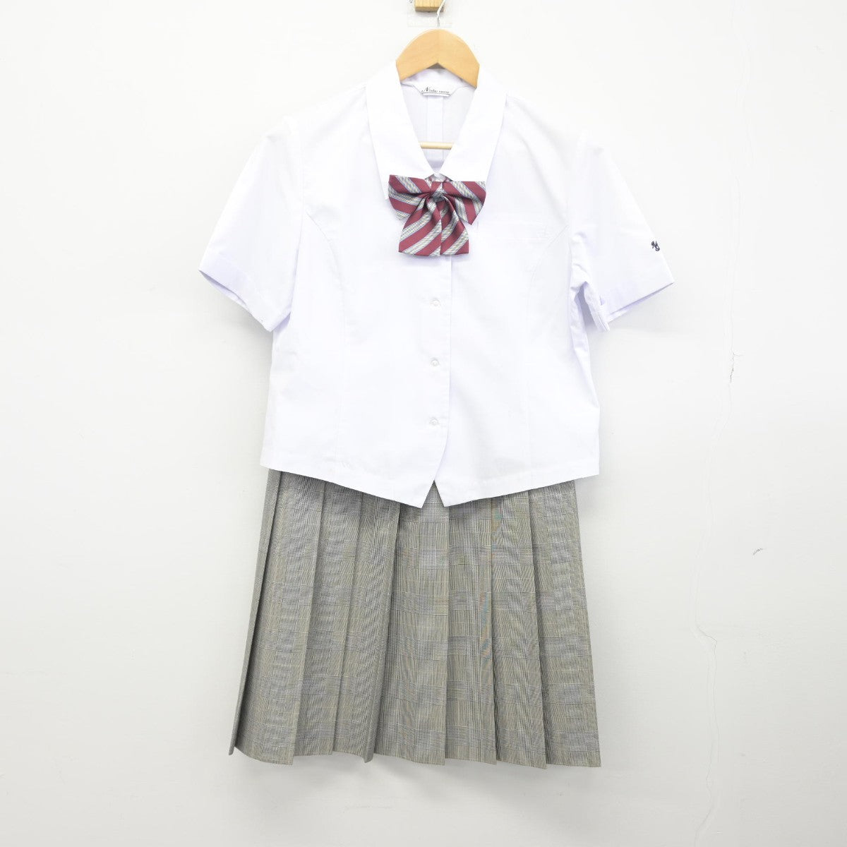 【中古】鹿児島県 鹿児島城西高等学校 女子制服 4点(シャツ・スカート)sf034281 中古制服通販パレイド