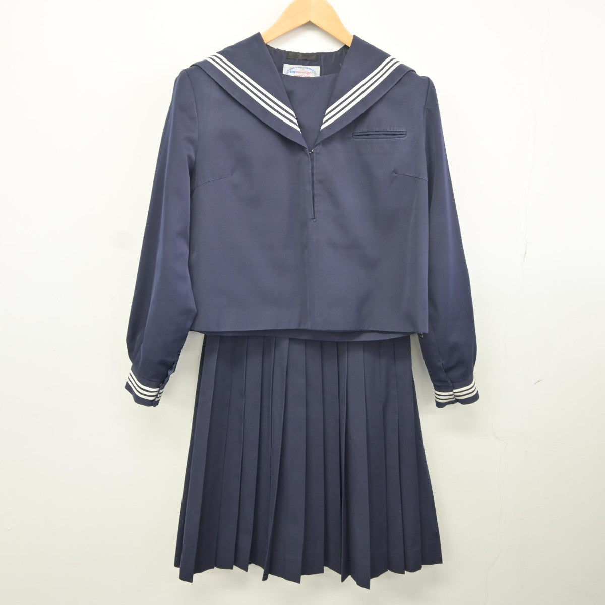 【中古】香川県 木太中学校 女子制服 3点（セーラー服・スカート・スカート）sf034710 中古制服通販パレイド