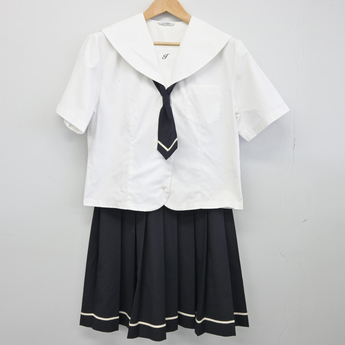 【中古】福島県 いわき市立泉中学校 女子制服 3点（シャツ・スカート）sf034736 中古制服通販パレイド