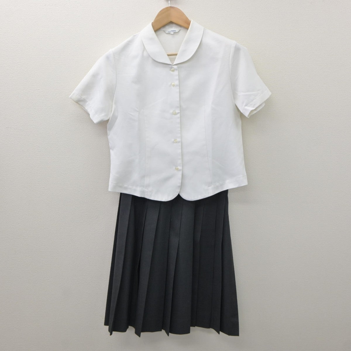 【中古】兵庫県 須磨東高等学校 女子制服 2点（シャツ・スカート・スカート）sf035178 中古制服通販パレイド