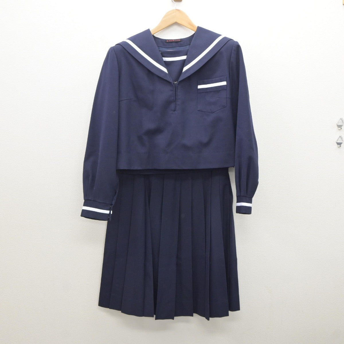 【中古】静岡県 吉原第三中学校 女子制服 3点（セーラー服・スカート・スカート）sf035204 中古制服通販パレイド