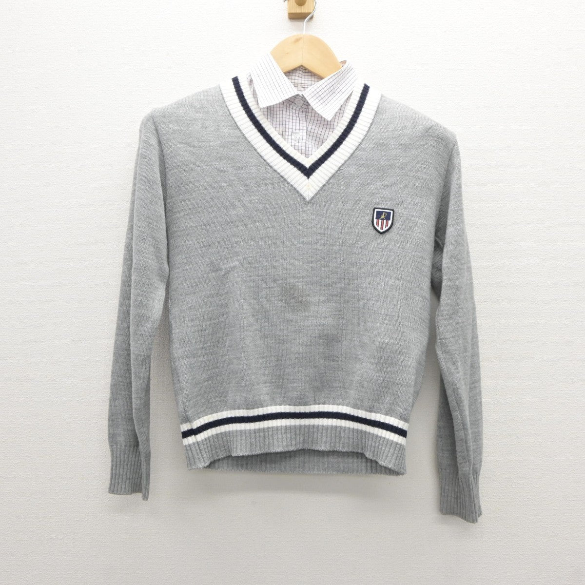 【中古】愛知県 愛知総合工科高等学校 女子制服 2点（シャツ・ニット）sf035374 中古制服通販パレイド