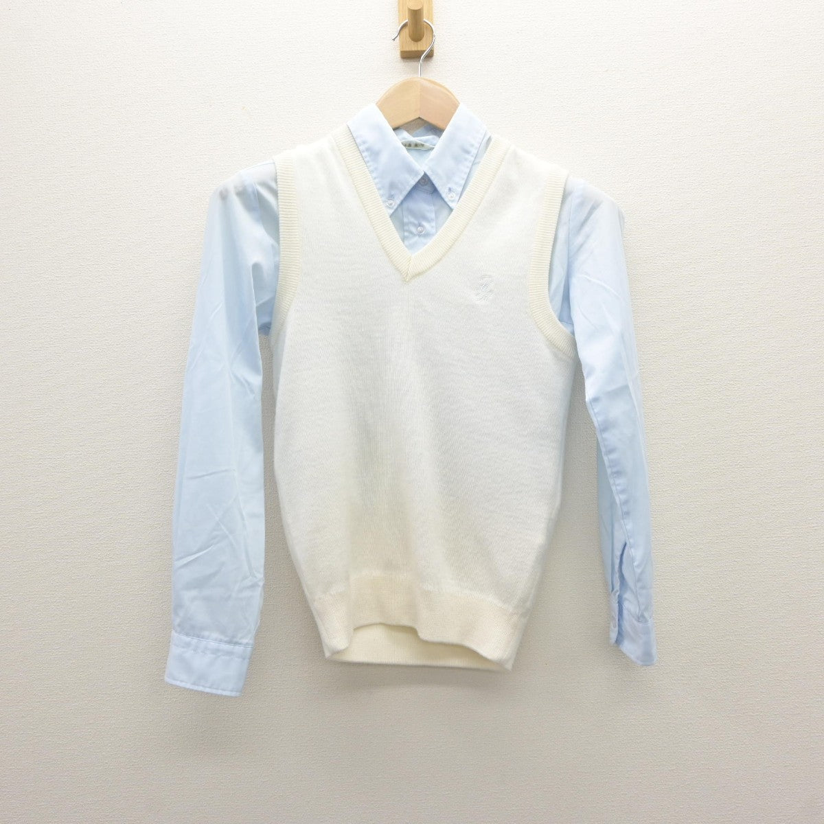 【中古】東京都 立川女子高等学校 女子制服 2点(シャツ・ニットベスト)sf035379 中古制服通販パレイド
