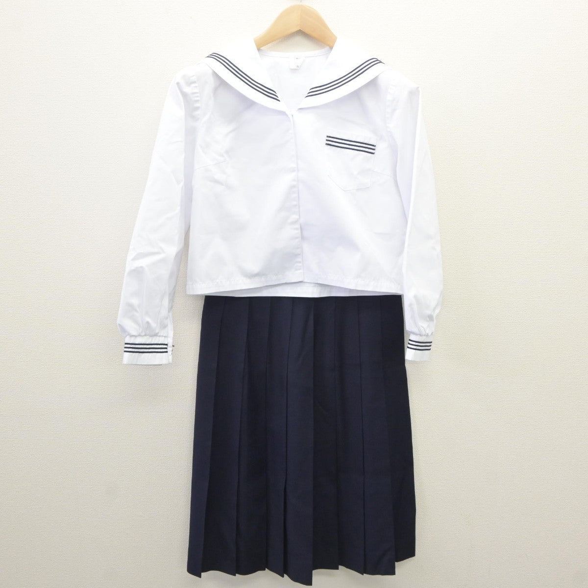 【中古】青森県 大館中学校 女子制服 3点（セーラー服・スカート）sf035407 中古制服通販パレイド