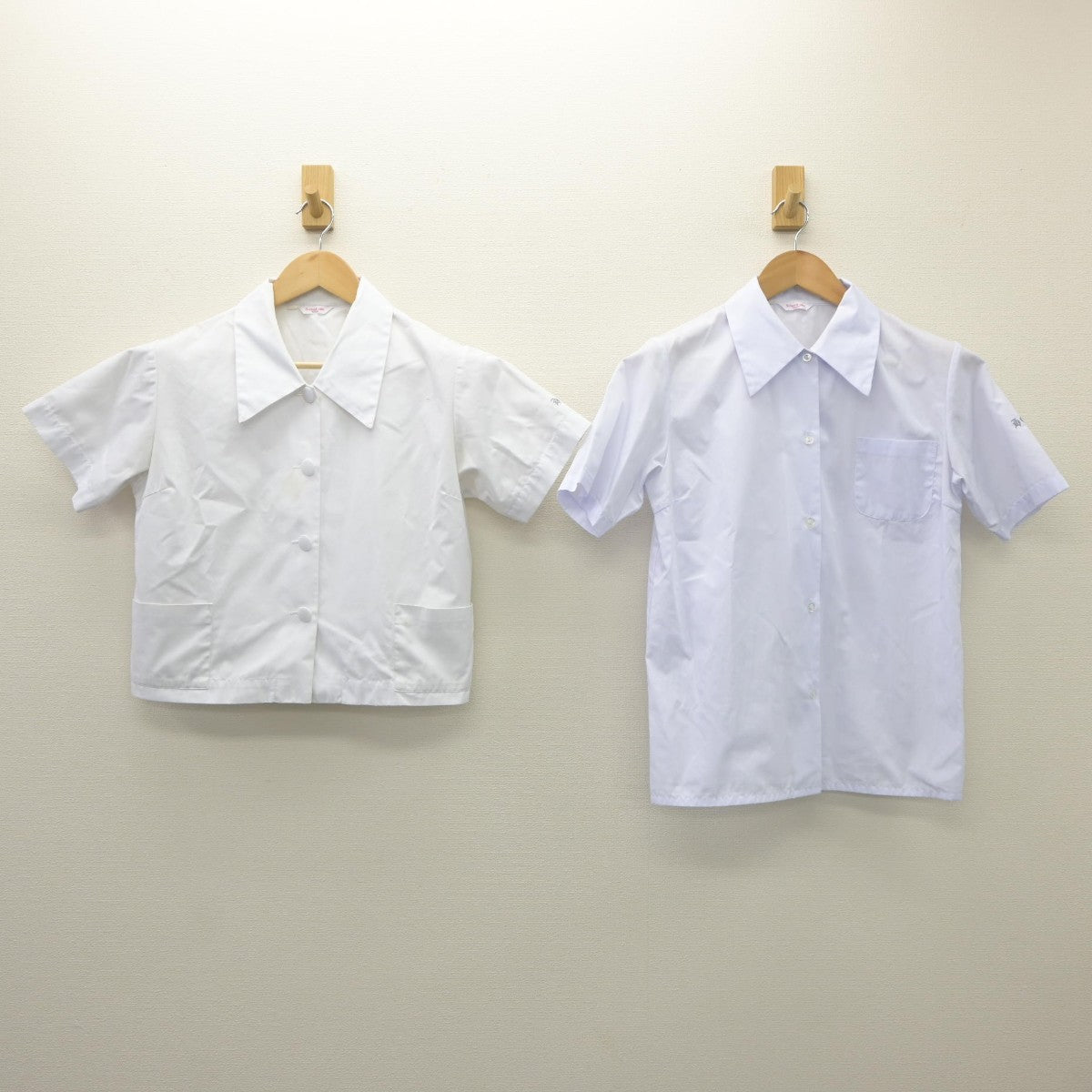 【中古】青森県 弘前中央高等学校 女子制服 2点（シャツ・シャツ）sf035451 中古制服通販パレイド