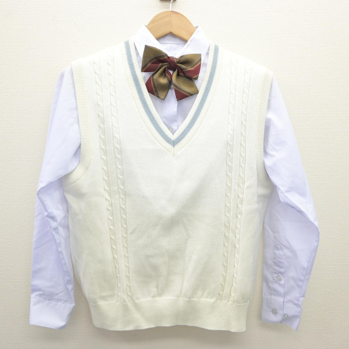 【中古】宮城県 みどり台中学校 女子制服 3点(ニットベスト・シャツ)sf035460 中古制服通販パレイド