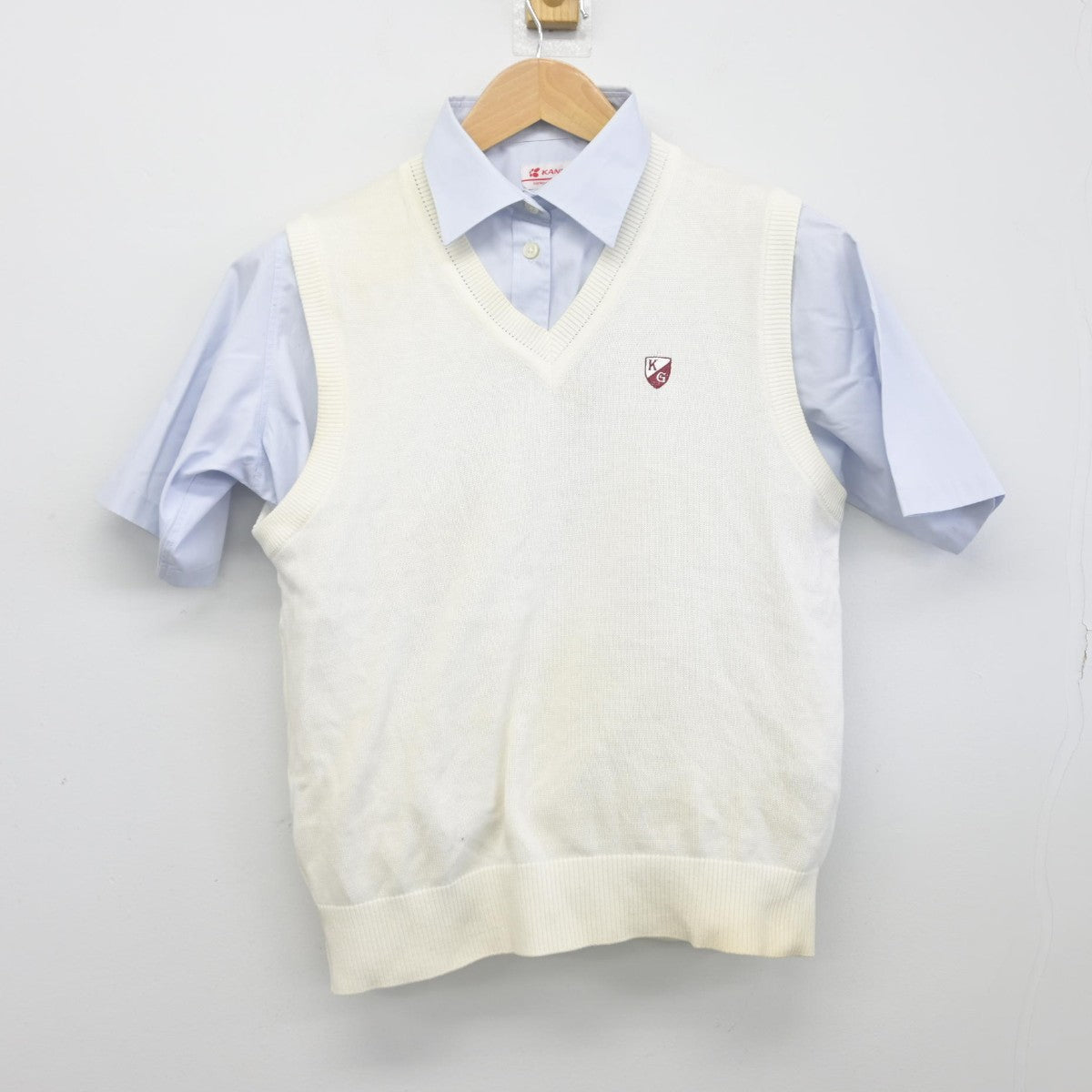 【中古】東京都 京華女子中学・高等学校 女子制服 3点（シャツ・ニットベスト）sf036214 中古制服通販パレイド