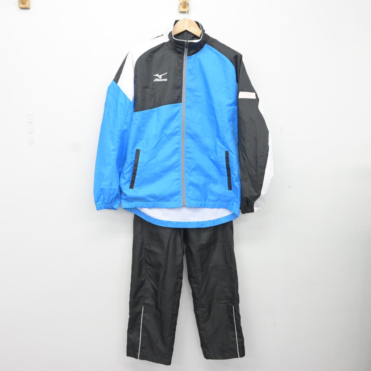 【中古】神奈川県 今井中学校バドミントン部ユニフォーム 女子制服 2点（部活ユニフォーム 上・部活ユニフォーム 下）sf036432