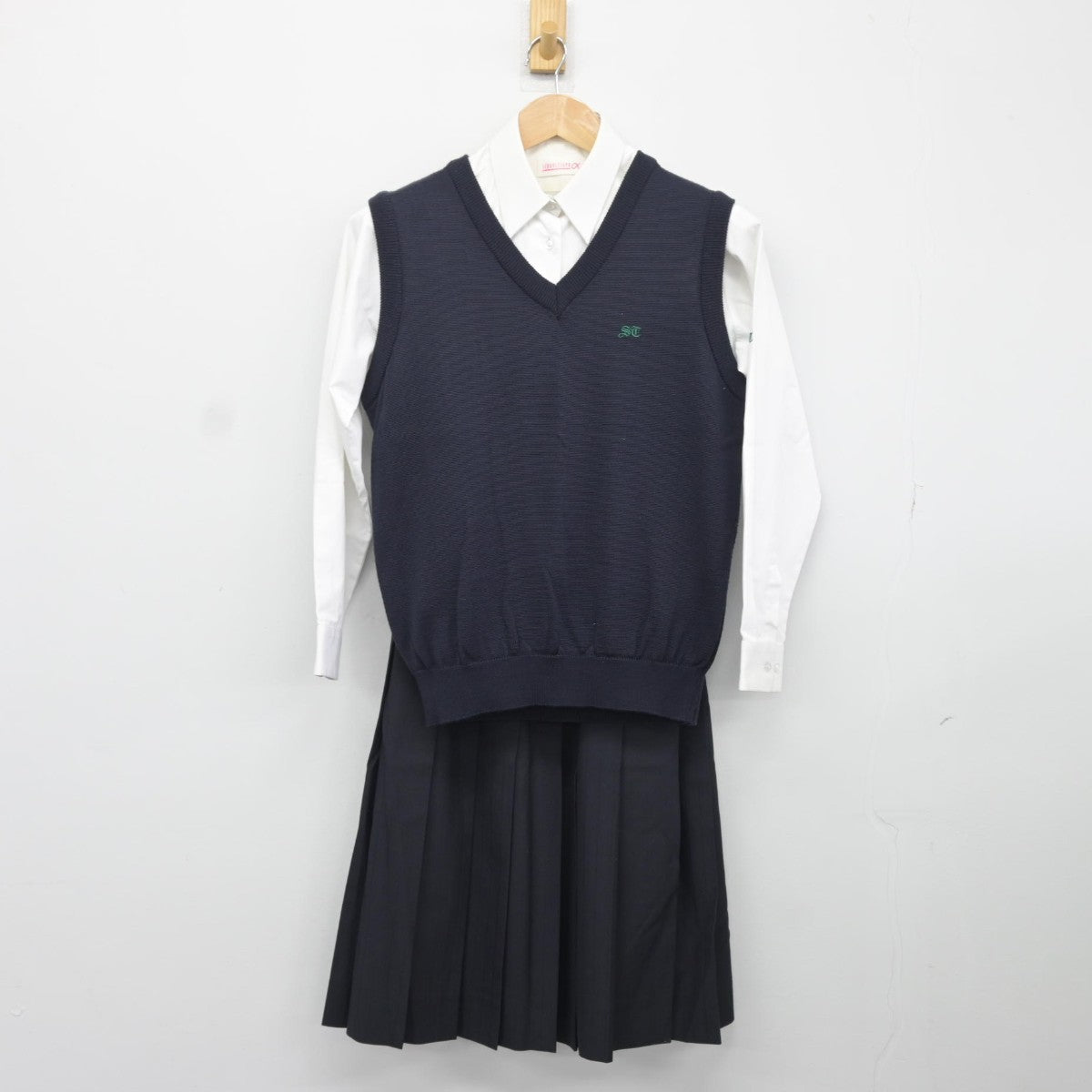【中古】北海道 北海道札幌月寒高等学校 女子制服 3点（ニットベスト・シャツ・スカート）sf036580 中古制服通販パレイド