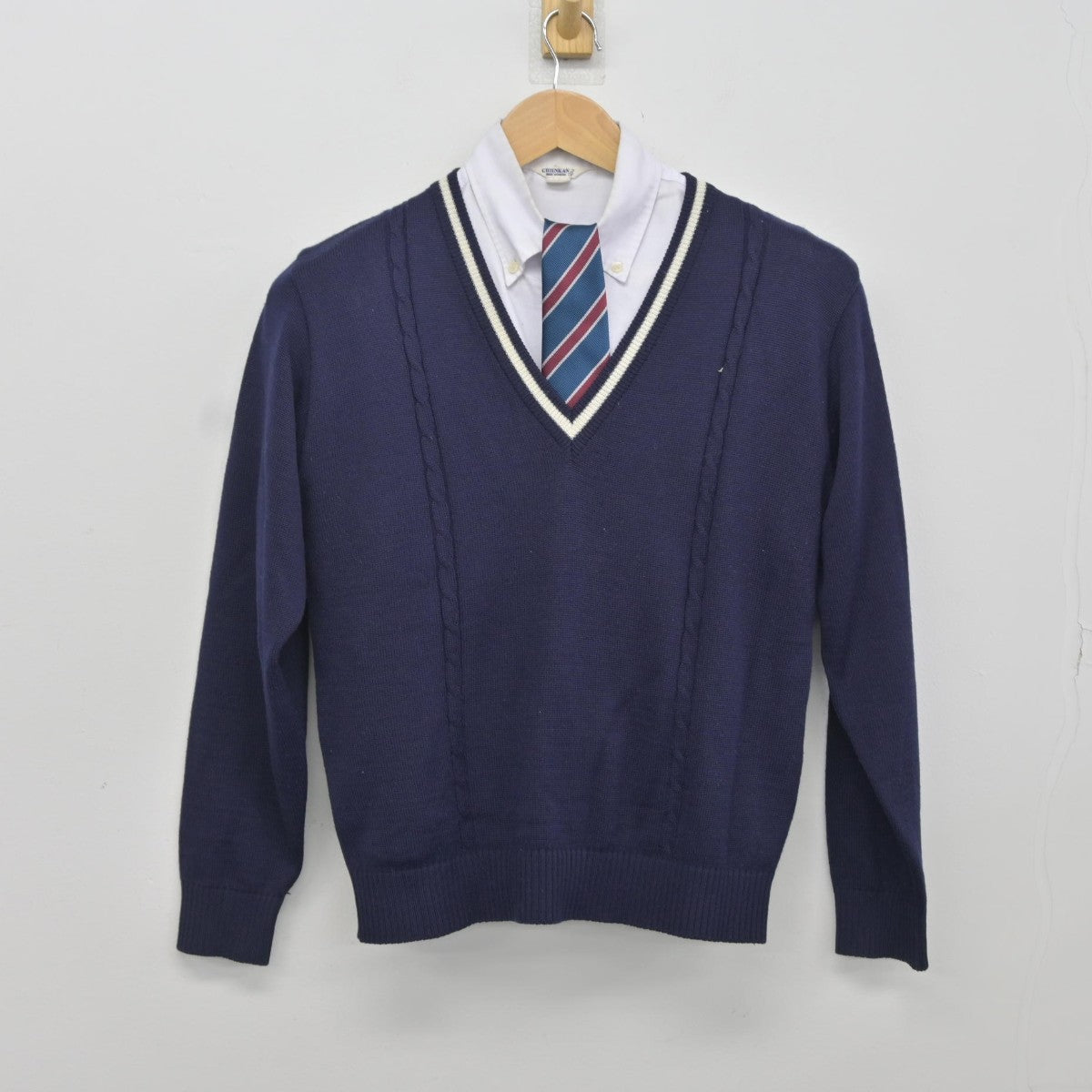 【中古】佐賀県 致遠館中学校・高等学校 女子制服 4点(ニット・シャツ)sf036593 中古制服通販パレイド