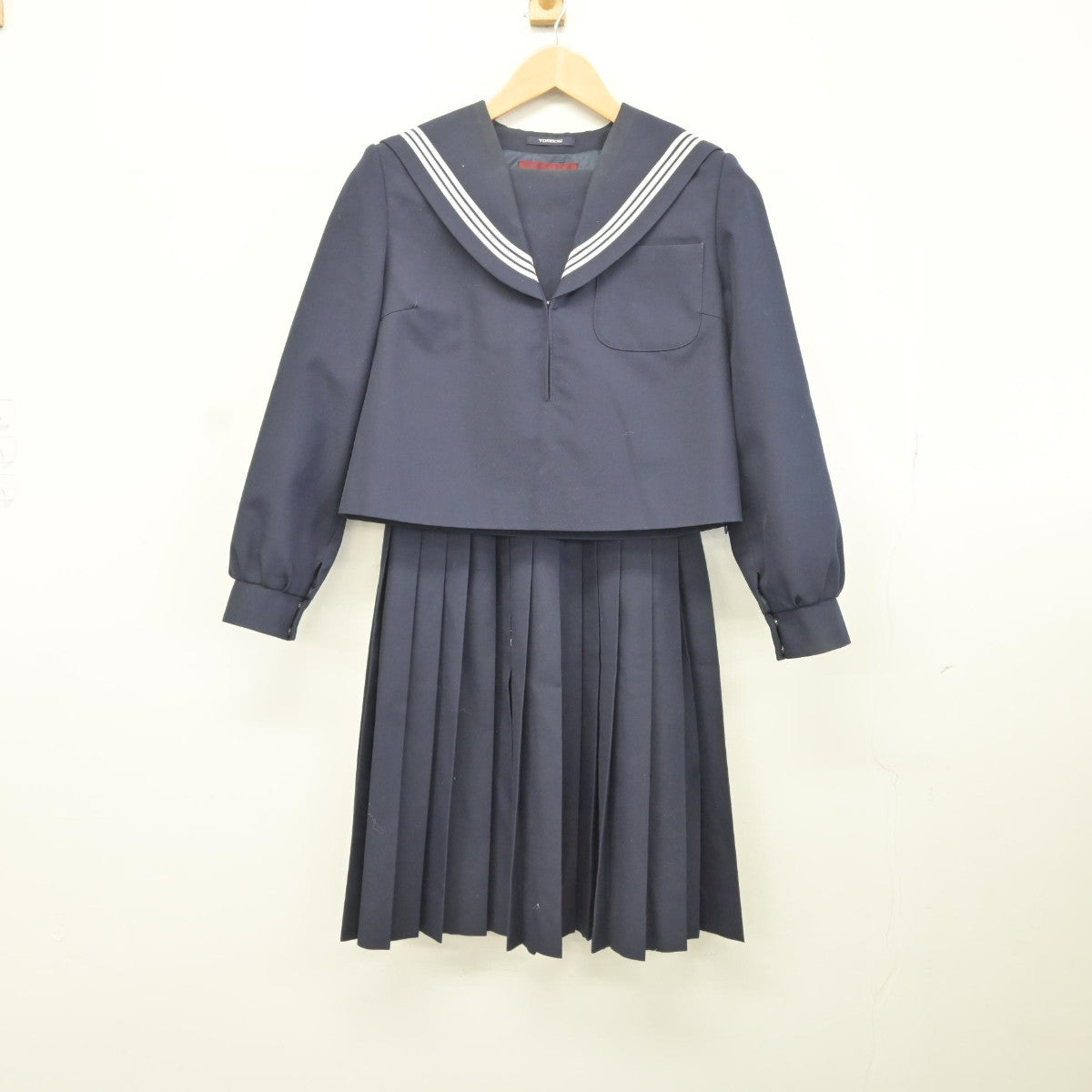 【中古】岐阜県 大垣市立北中学校 女子制服 2点（セーラー服・スカート）sf036733 中古制服通販パレイド
