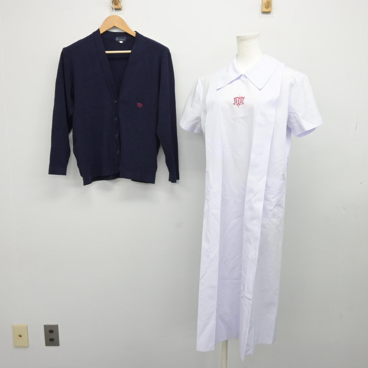 【中古】兵庫県 松蔭中学校高等学校 女子制服 2点(ワンピース・ニット)sf036934 中古制服通販パレイド