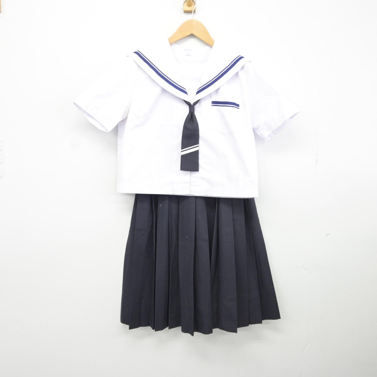 【中古】静岡県 掛川西中学校 女子制服 4点（セーラー服・スカート）sf037365 中古制服通販パレイド