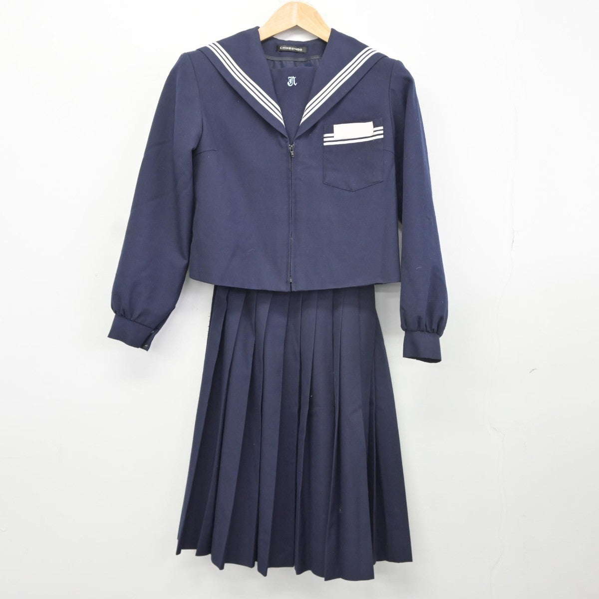 【中古】大分県 上野ヶ丘中学校 女子制服 2点（セーラー服・スカート）sf037906 中古制服通販パレイド