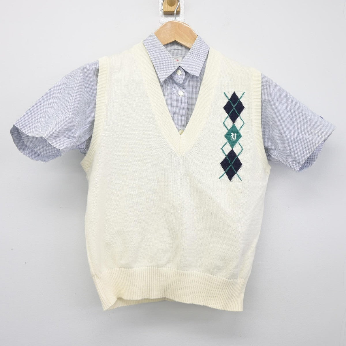 【中古】福島県 湯本高等学校 女子制服 2点（ニットベスト・シャツ）sf038023 中古制服通販パレイド