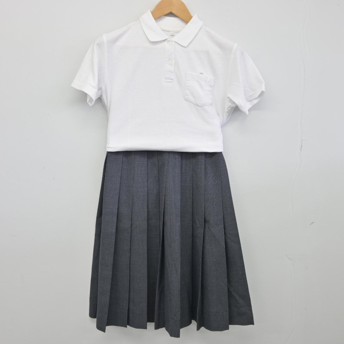 【中古】大阪府 吹田市立第一中学校 女子制服 2点（シャツ・スカート）sf038495 中古制服通販パレイド