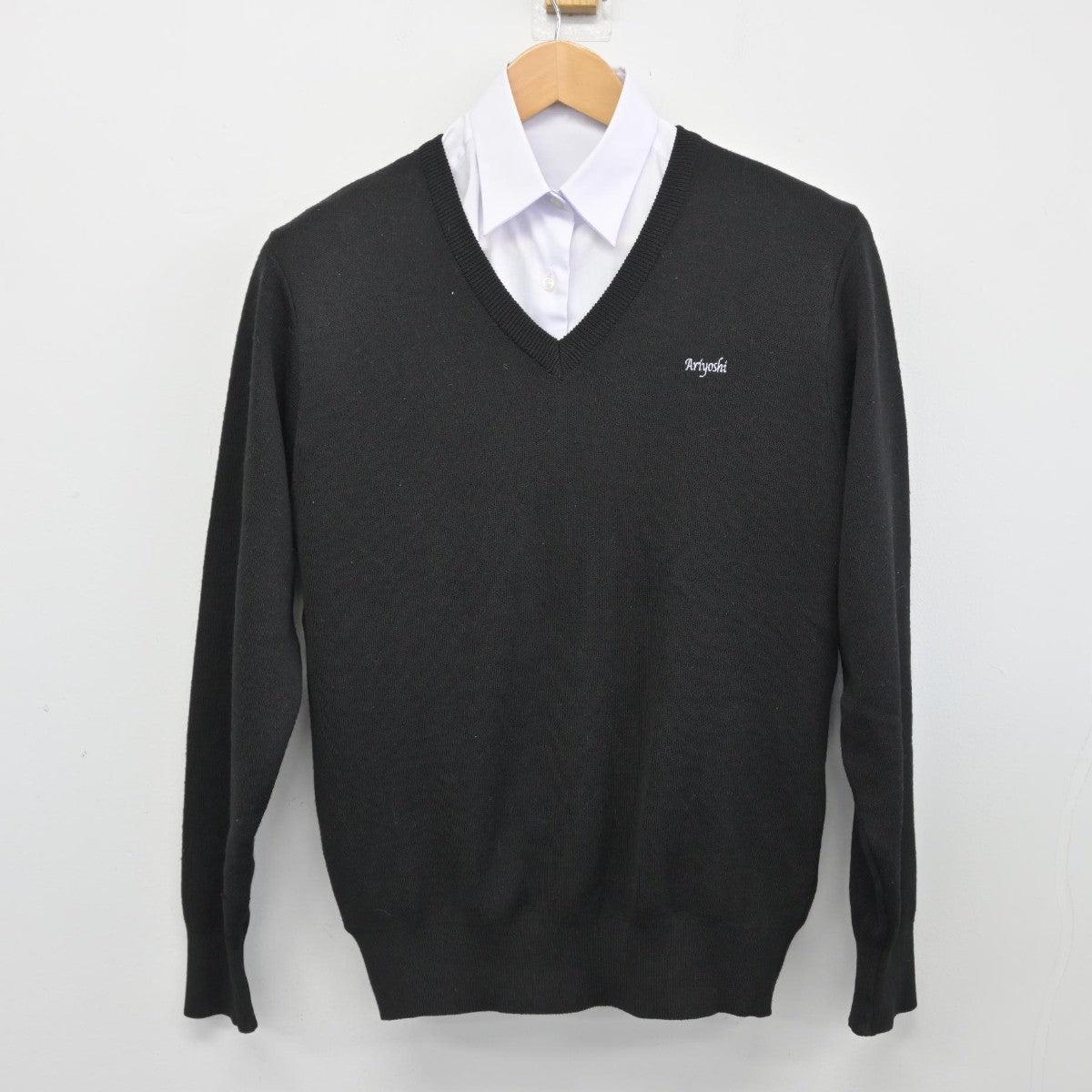 【中古】千葉県 有吉中学校 女子制服 2点（ニット・シャツ）sf038819 中古制服通販パレイド