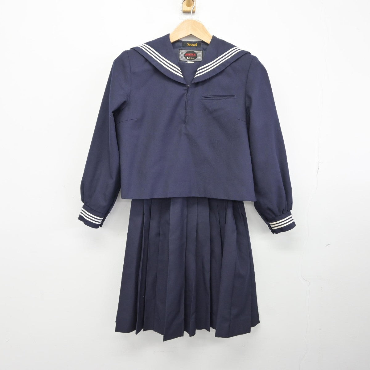 【中古】神奈川県 相模女子大学中学部高等部 女子制服 2点（セーラー服・スカート）sf038868 中古制服通販パレイド