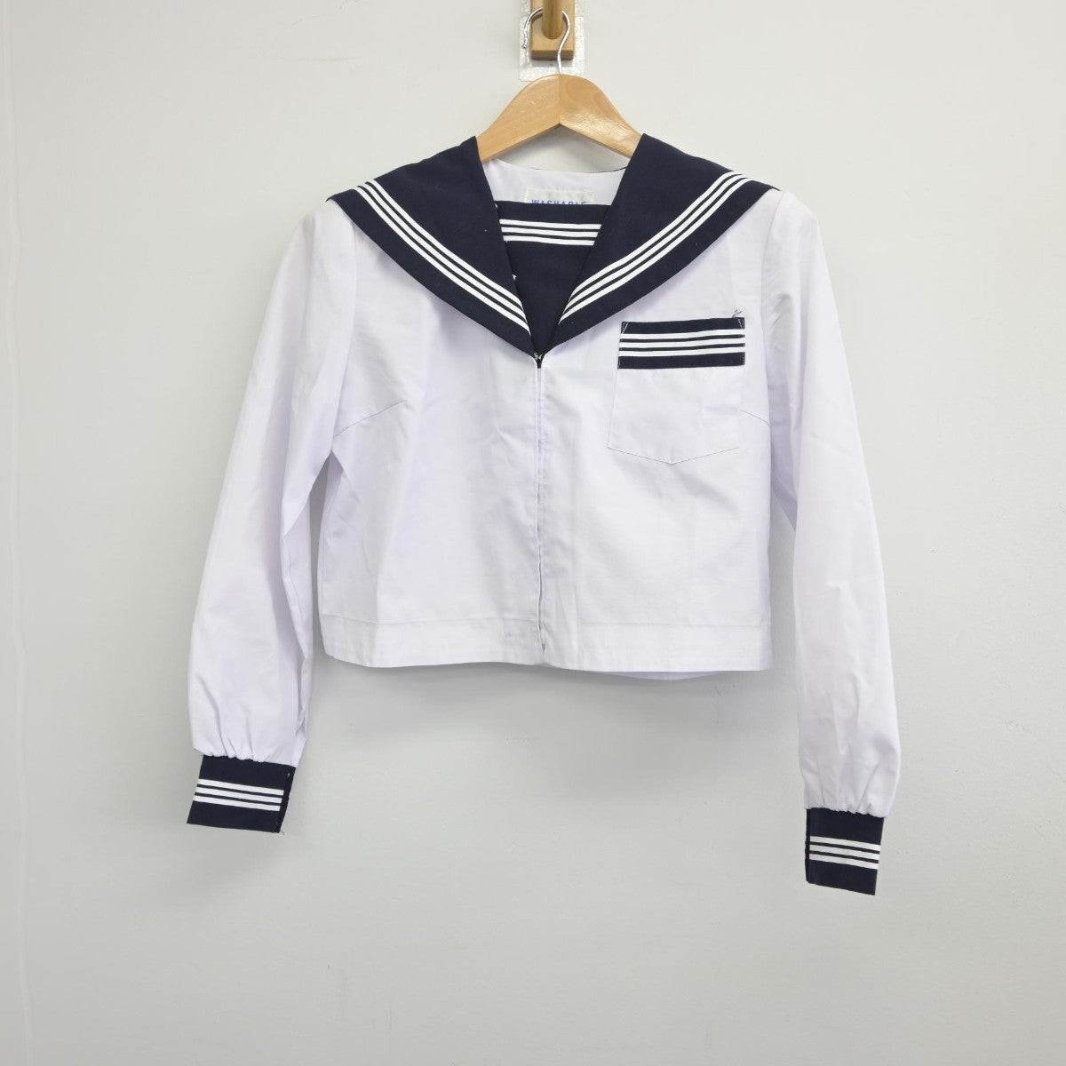 【中古】静岡県 磐田市立城山中学校 女子制服 2点（セーラー服・セーラー服）sf038941 中古制服通販パレイド