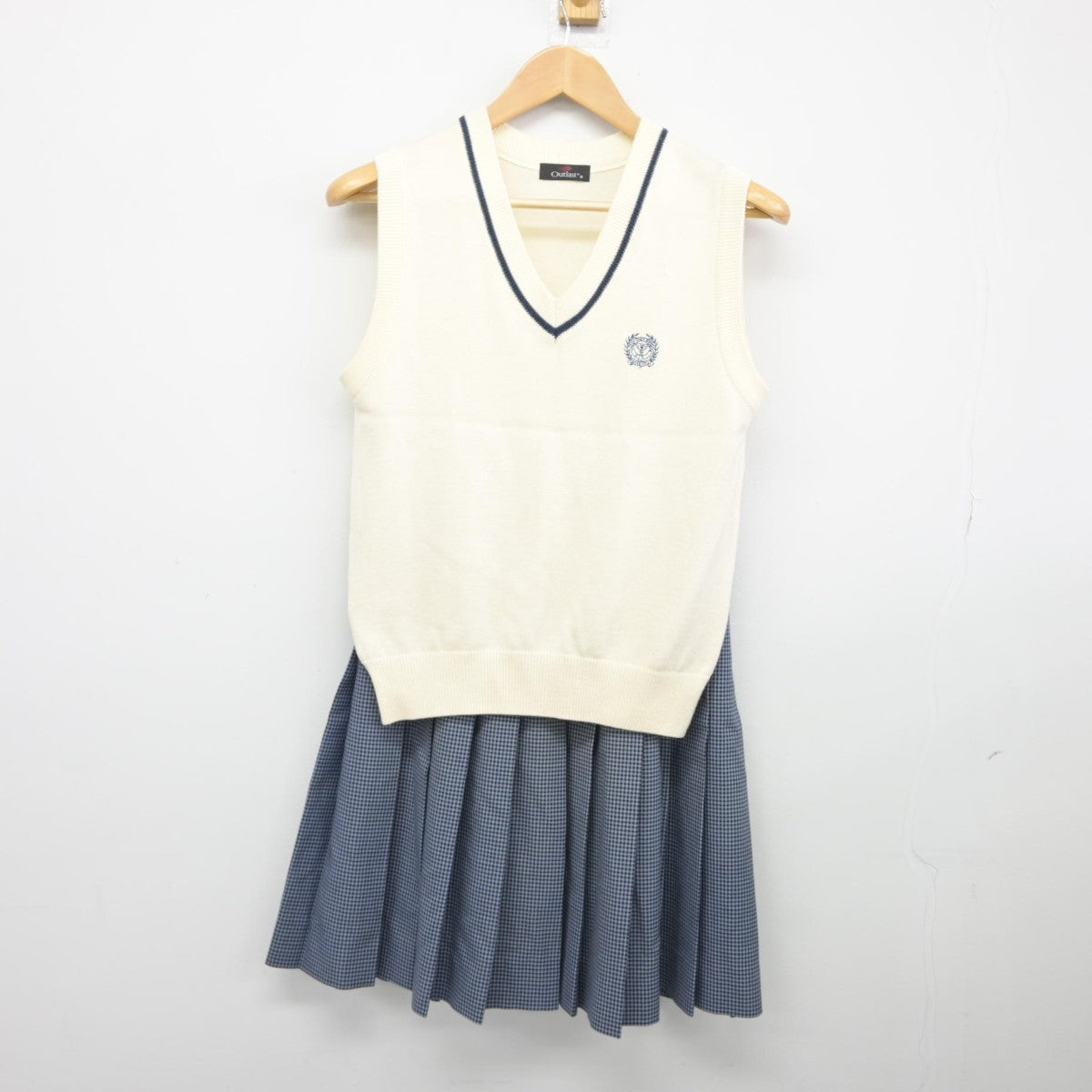 【中古】東京都 東邦高等学校 女子制服 3点（ニット・ニットベスト・スカート）sf038979 中古制服通販パレイド
