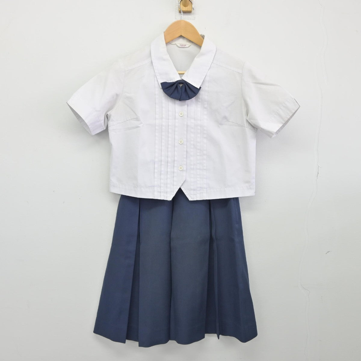 【中古】大分県 大分豊府高等学校 女子制服 4点（シャツ・スカート）sf038996 中古制服通販パレイド