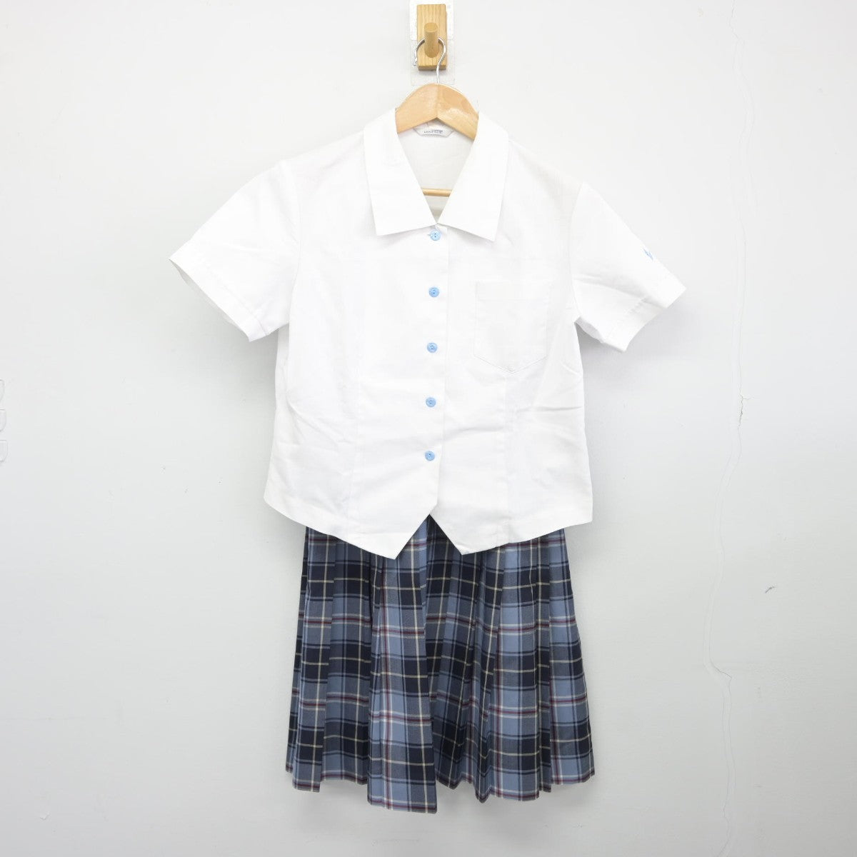 【中古】鹿児島県 川薩清修館高等学校 女子制服 3点（シャツ・スカート）sf039006 中古制服通販パレイド