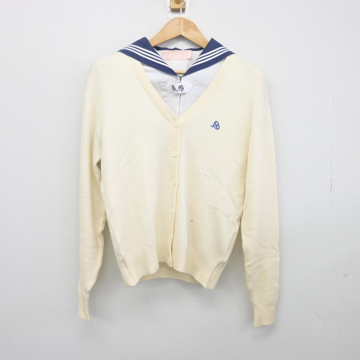 【中古】神奈川県 聖和学院中学校・等学校 女子制服 2点(セーラー服・ニット)sf039033 中古制服通販パレイド