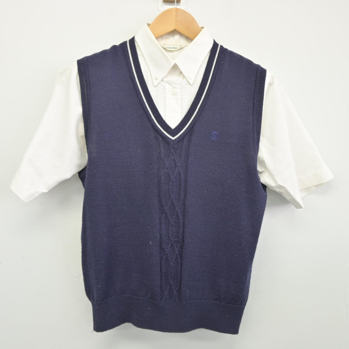【中古】千葉県 西武台千葉高等学校 女子制服 2点（ニットベスト・シャツ）sf039066 中古制服通販パレイド