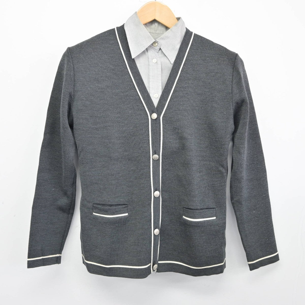 【中古】東京都 神戸龍谷高等学校 女子制服 2点（ニット・シャツ）sf039079 中古制服通販パレイド