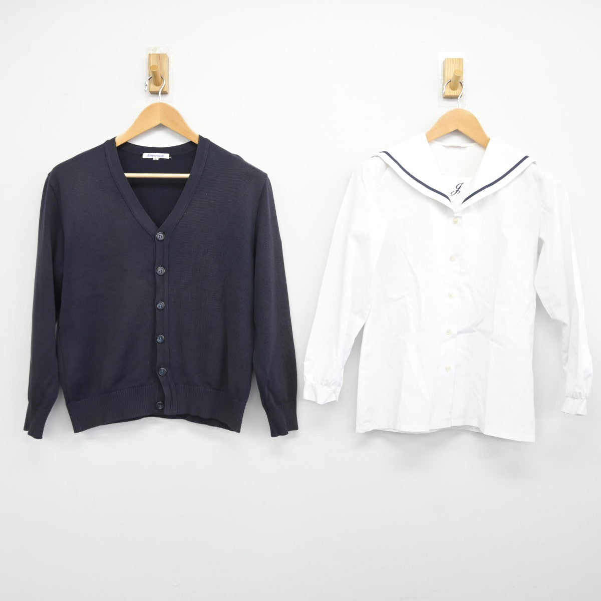 【中古】福岡県 福岡工業大学付属城東高等学校 女子制服 2点（セーラー服・ニット）sf039093 中古制服通販パレイド