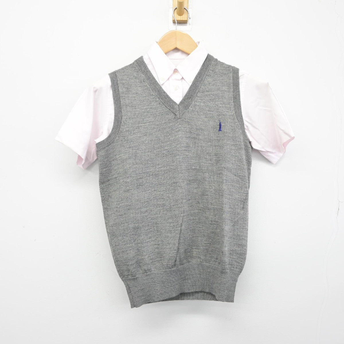 【中古】福岡県 福岡大学附属若葉高等学校 女子制服 3点(シャツ・ニットベスト)sf039153 中古制服通販パレイド