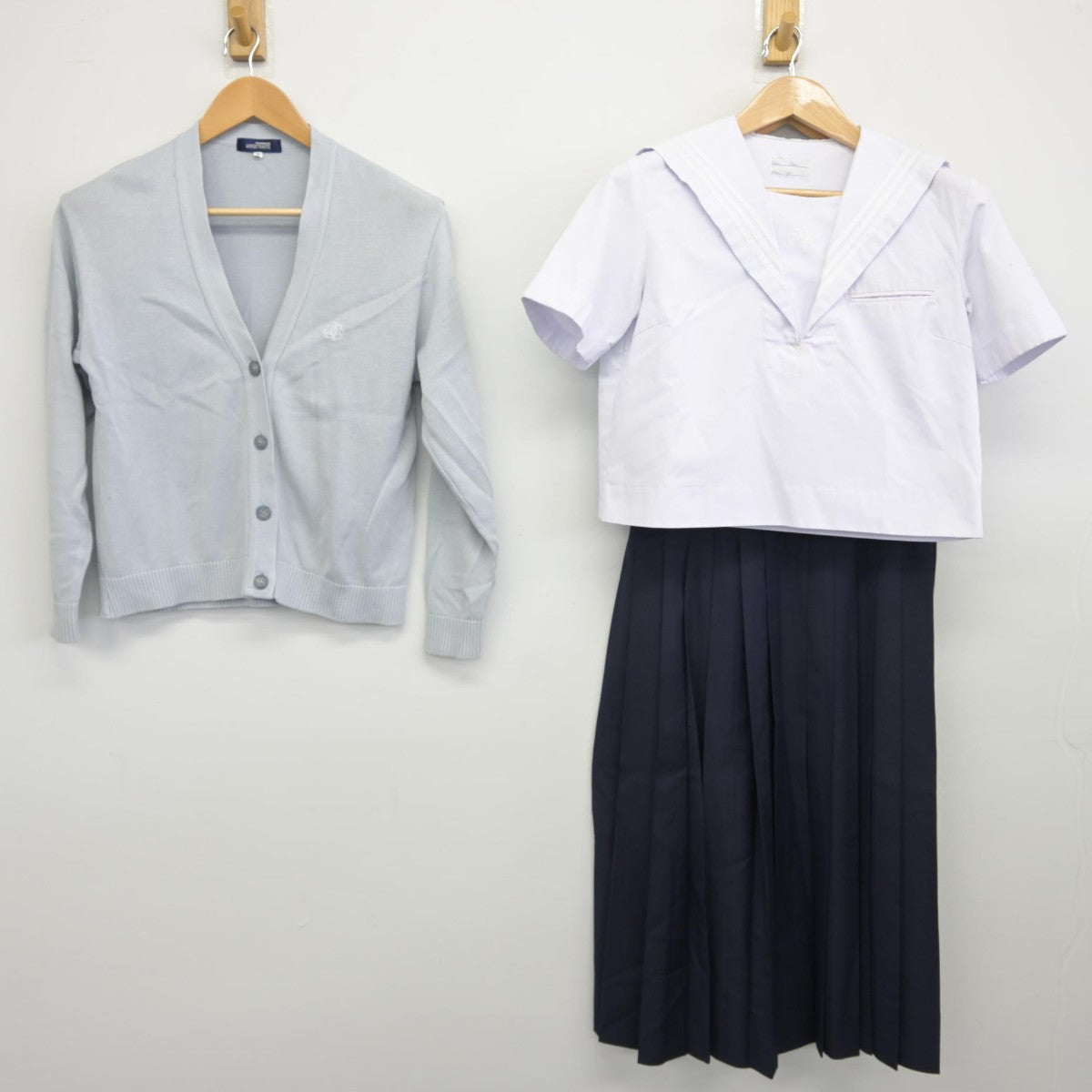 【中古】兵庫県 武庫川女子大学附属高等学校 女子制服 3点（セーラー服・ニット・スカート）sf039387 中古制服通販パレイド