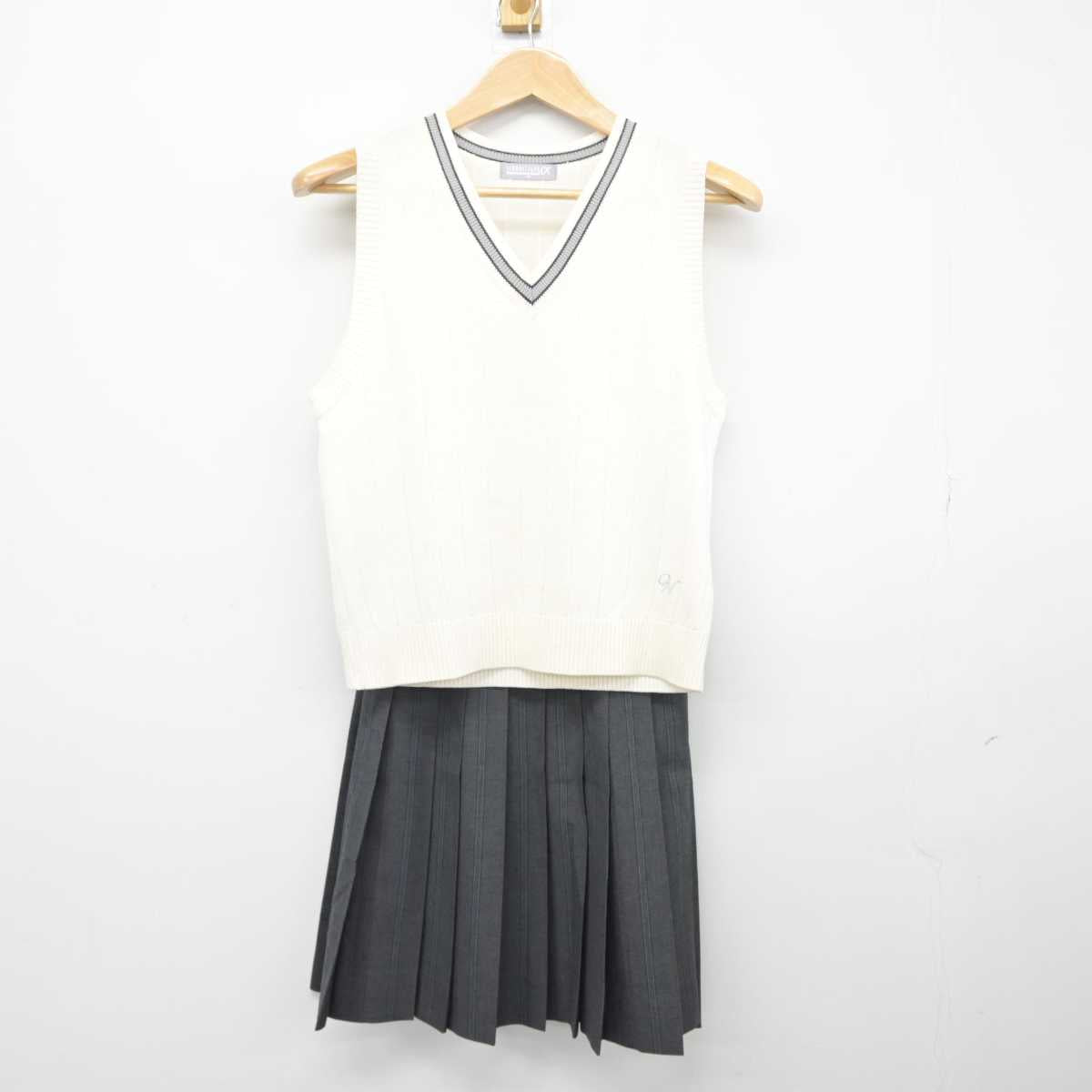 【中古】東京都 大妻中野中学校高等学校 女子制服 2点（ニットベスト・スカート）sf039568 中古制服通販パレイド