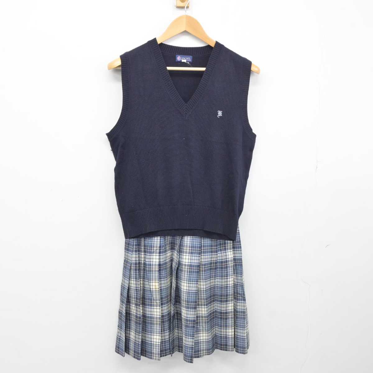 【中古】神奈川県 鵠沼高等学校 女子制服 2点（ニットベスト・スカート）sf039755 中古制服通販パレイド