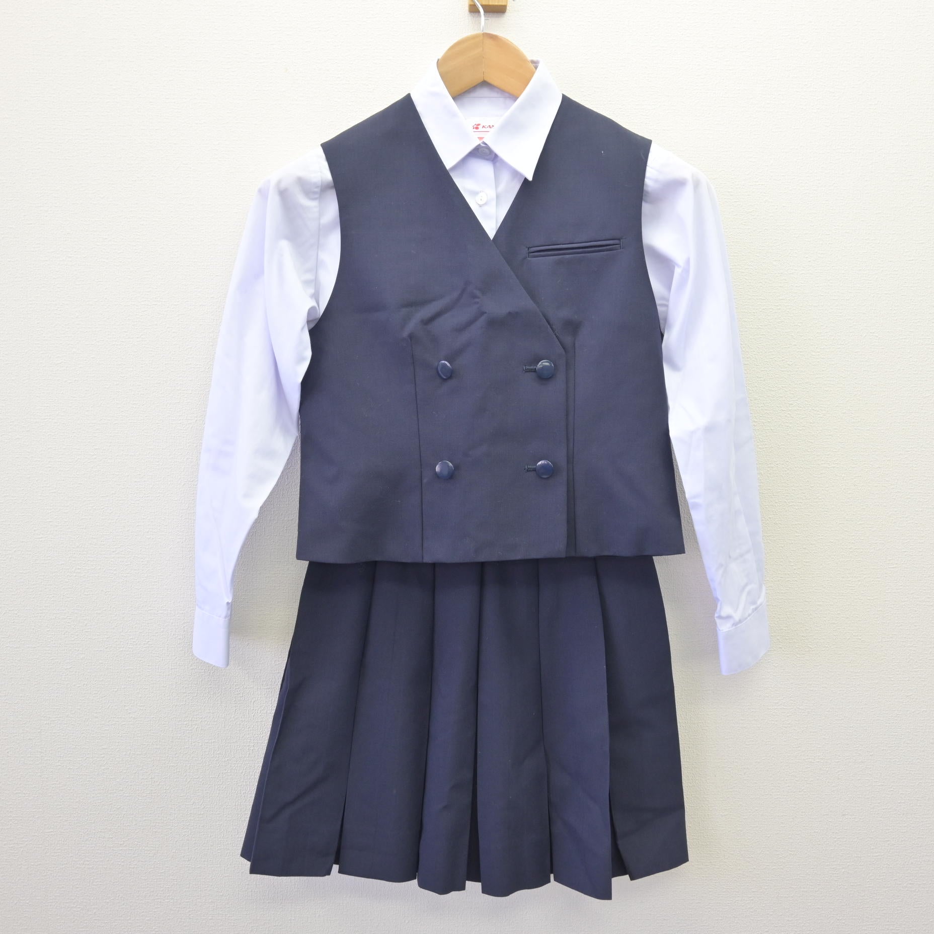 【中古】千葉県 千葉高等学校 女子制服 3点 (ベスト・シャツ・スカート) sf069735 | 中古制服通販パレイド