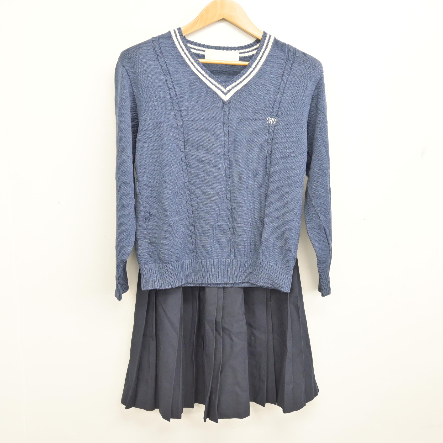 【中古】大阪府 初芝富田林高等学校 女子制服 2点 (ニット・スカート) sf090481 | 中古制服通販パレイド