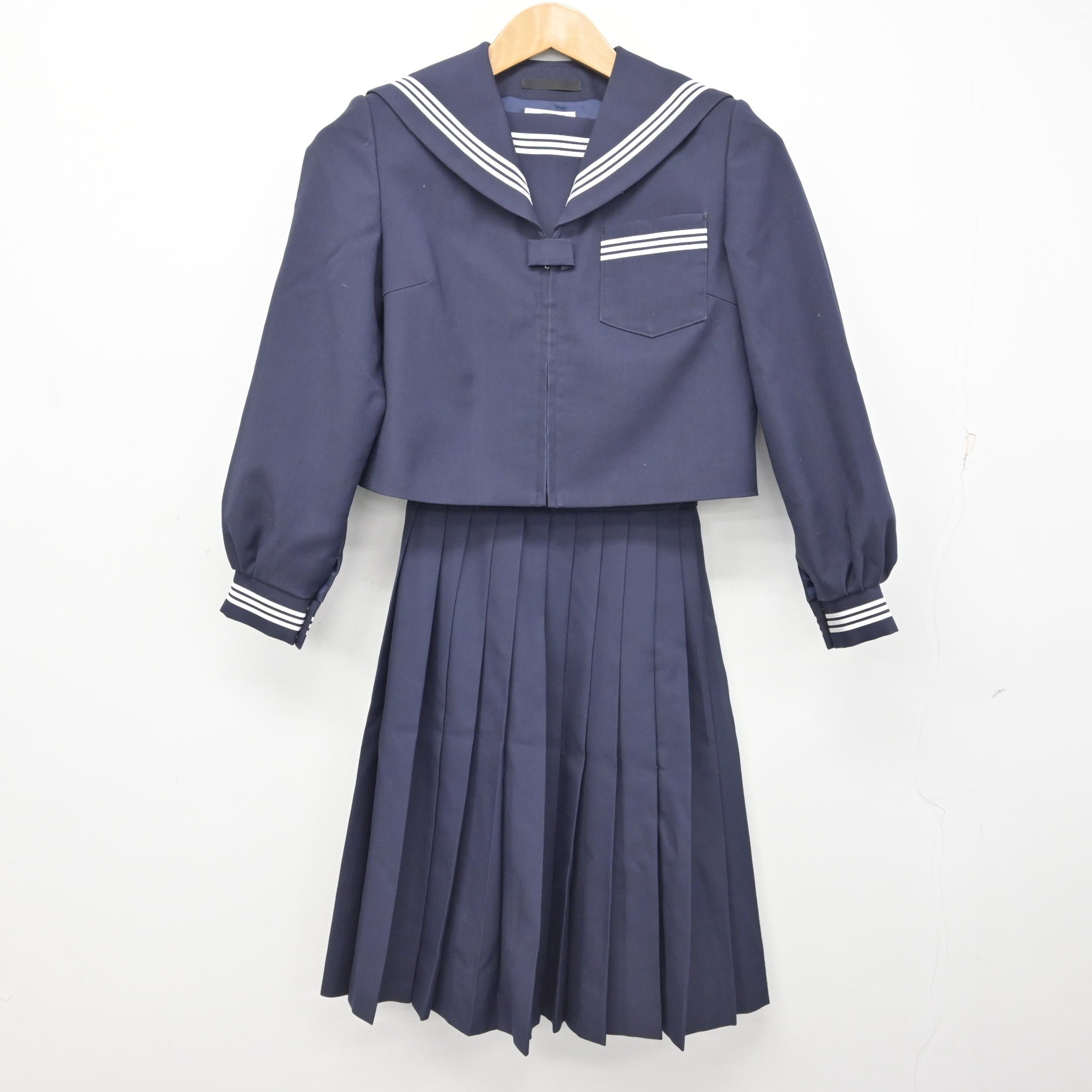 【中古】岡山県 芳井中学校 女子制服 2点 (セーラー服・スカート) sf091486 | 中古制服通販パレイド