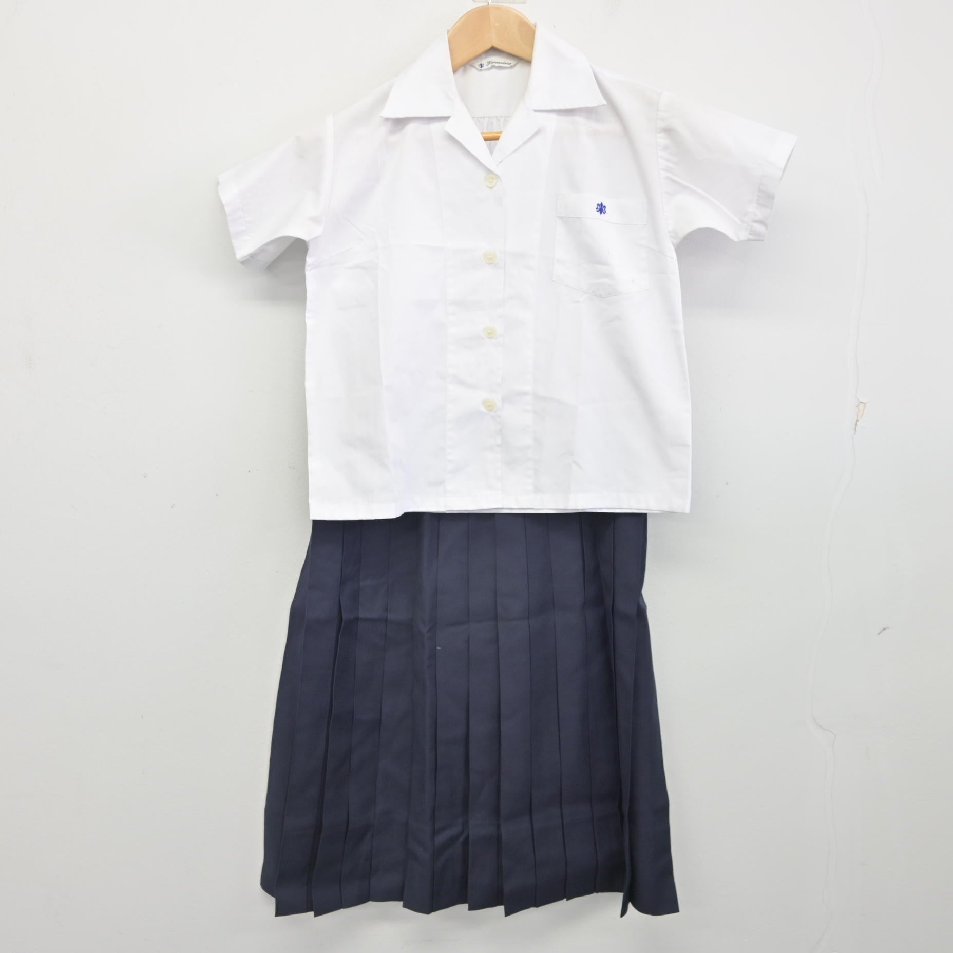 【中古】東京都 白百合学園中学校 女子制服 2点 (シャツ・スカート) sf092409 | 中古制服通販パレイド