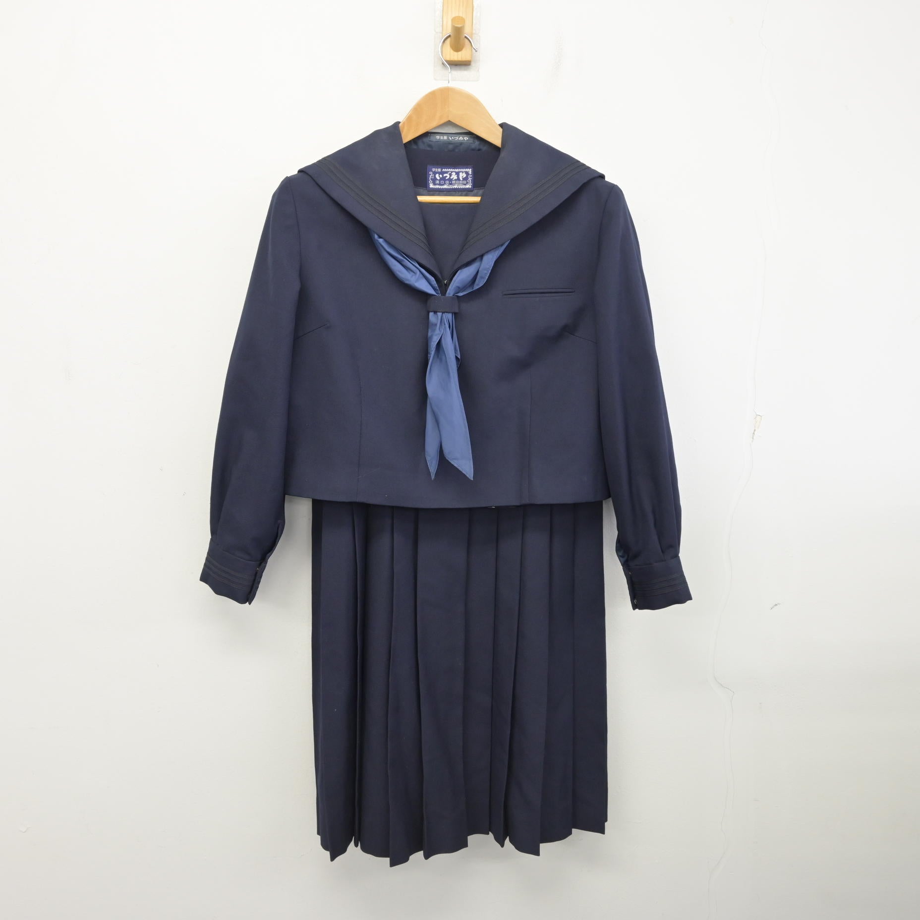 【中古】神奈川県 宮崎中学校 女子制服 3点 (セーラー服・ジャンパースカート) sf092760 | 中古制服通販パレイド