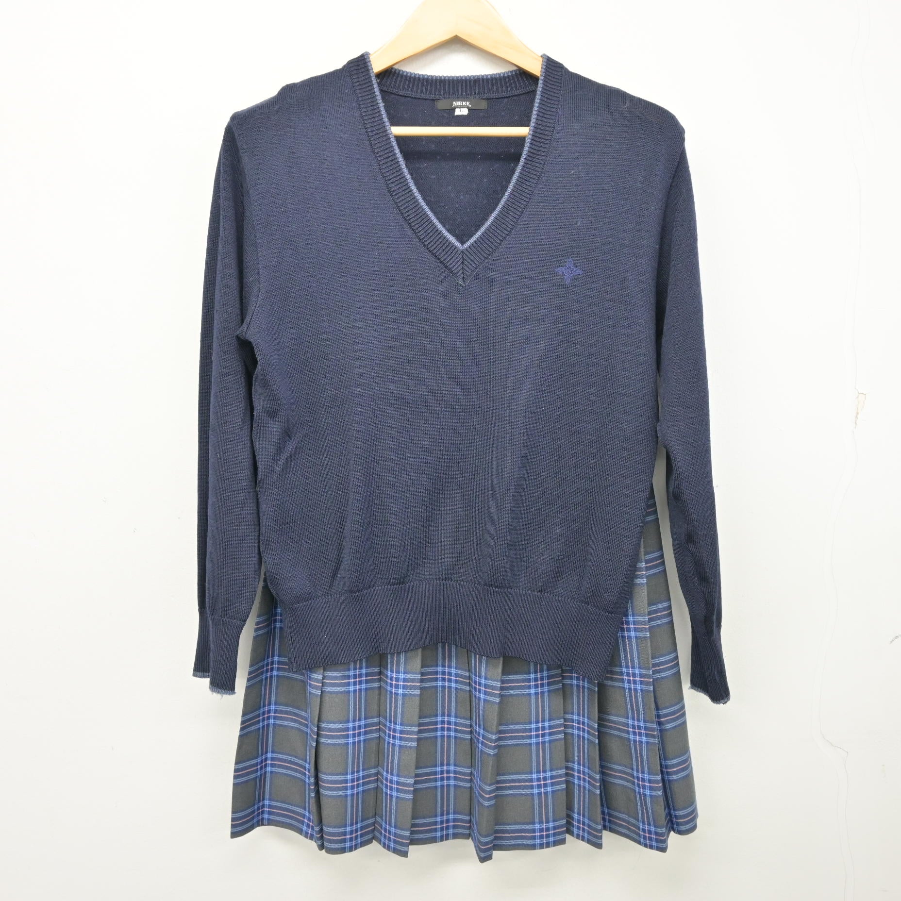 【中古】神奈川県 日本大学高等学校・中学校 女子制服 2点 (ニット・スカート) sf099988 | 中古制服通販パレイド